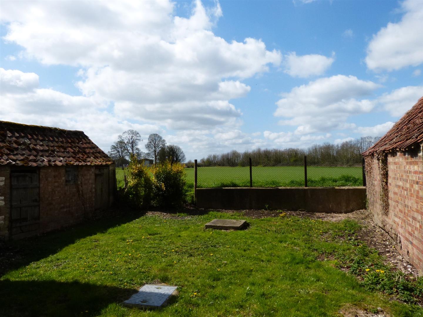 4 Bed, 1 Bath Property For Rent in Old Severalls Road, Methwold Hythe ...